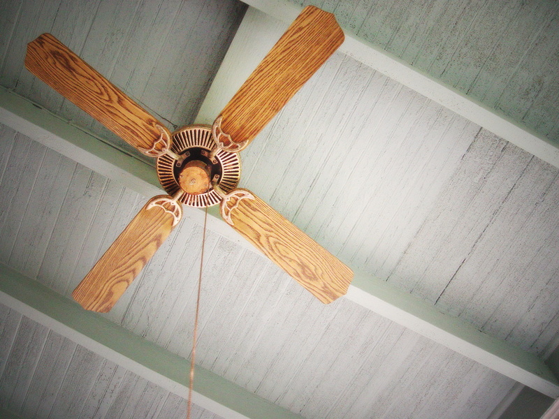 How Your Ceiling Fan Can Help During Winter - Kennihan Plumbing ...
